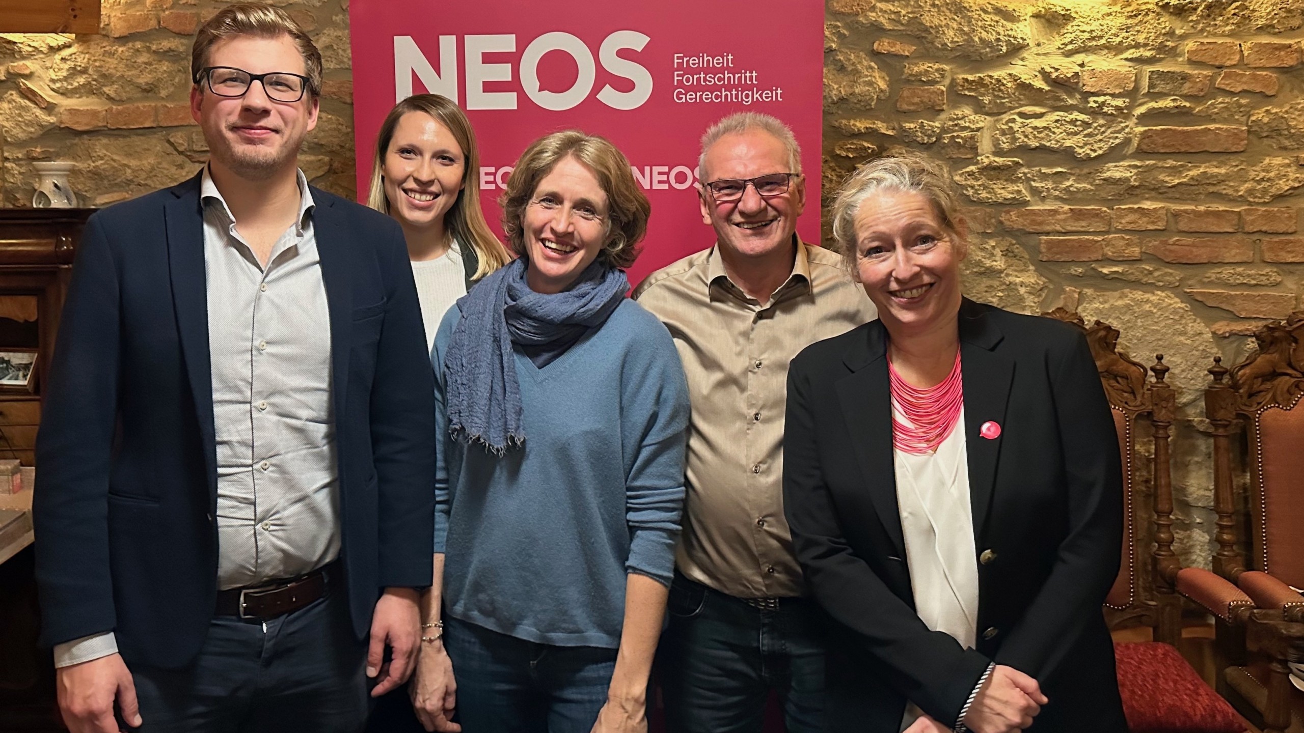 NEOS Hietzing zündet nächste Stufe: Steffi Krisper als ...