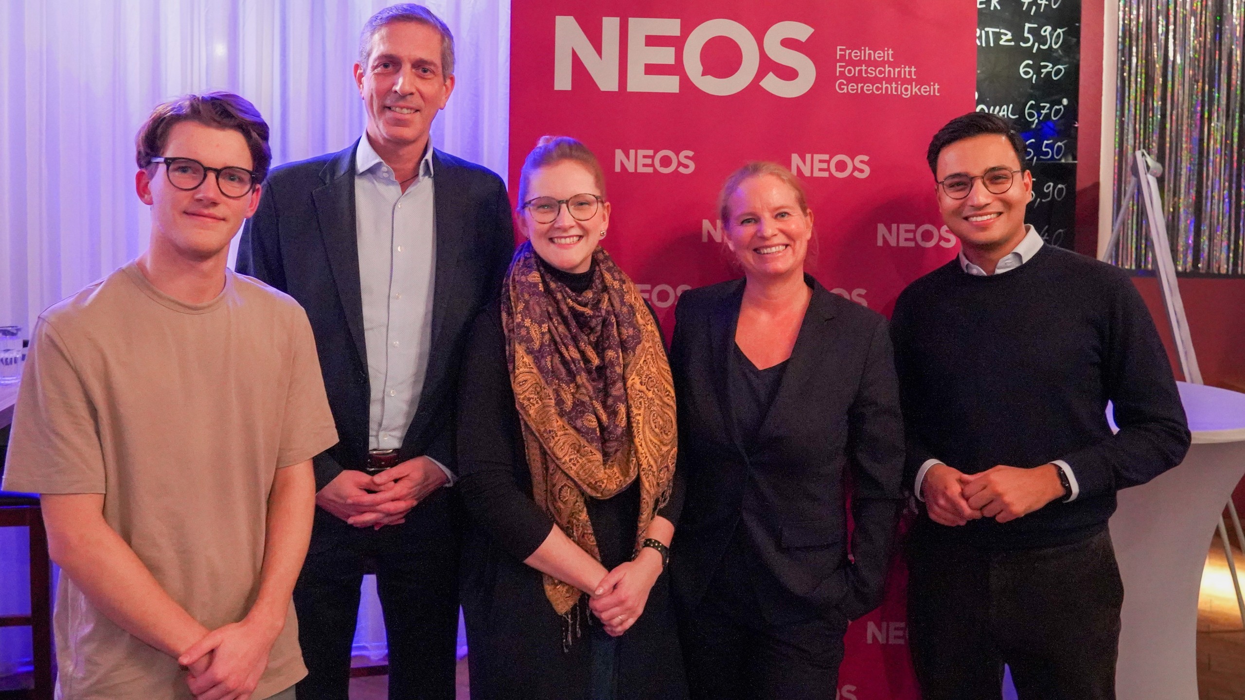 NEOS Landstraße stellen sich neu auf: Das ist das neue Bezirksteam | 11 ...